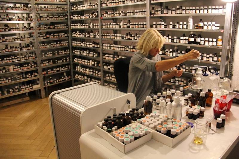 Omondo.info! - L’histoire méconnue des parfumeurs nantais : mémoire ...